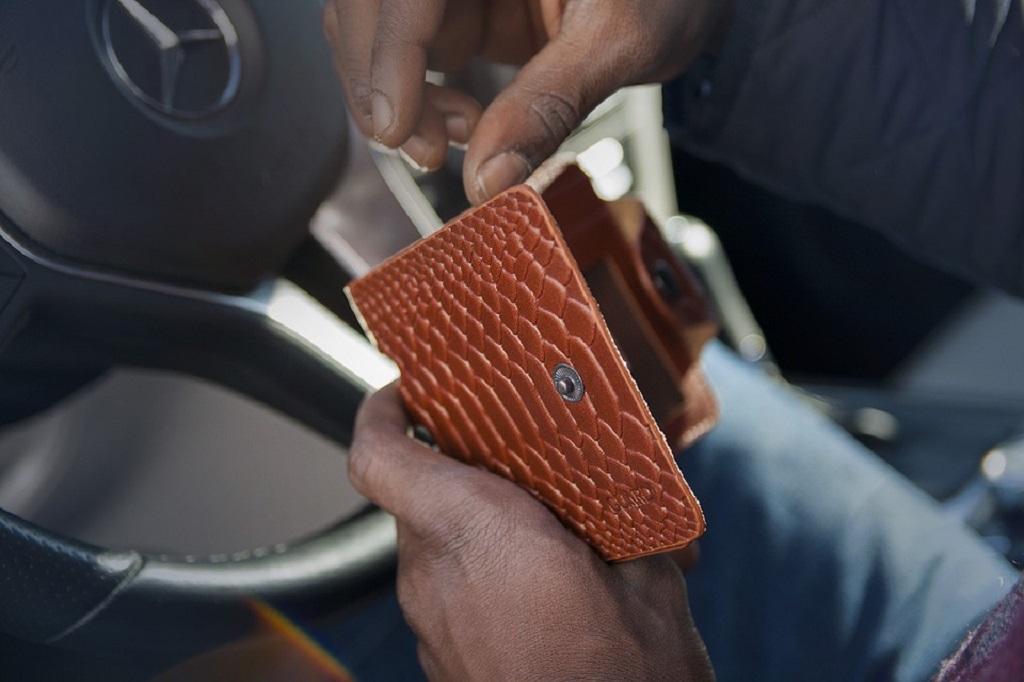 Plexian, Smart Mobile Wallet Kartu Debit dan Kredit - Dunia Fintech